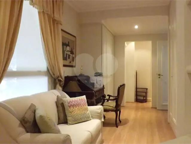 Apartamento para Venda em São Paulo/SP Moema 4 Quartos