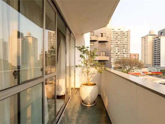 Apartamento para Venda em São Paulo/SP Moema 5 Quartos