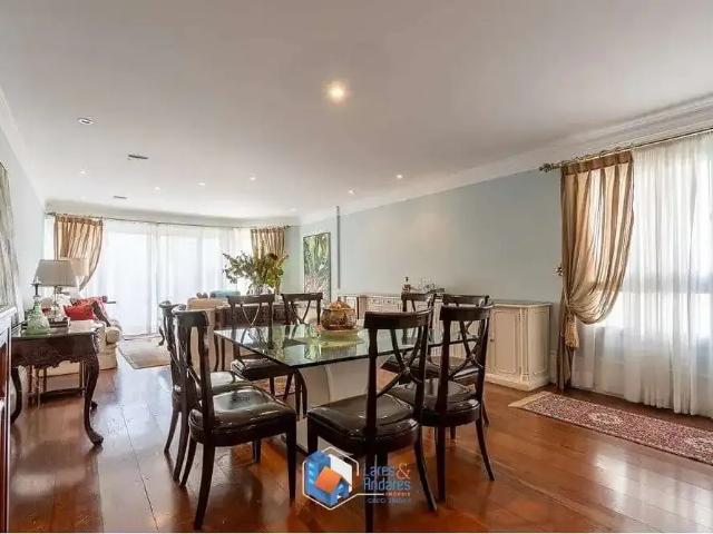Apartamento para Venda em São Paulo/SP Moema 5 Quartos