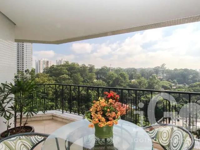 Apartamento para Venda em São Paulo/SP Alto da Boa Vista 4 Quartos