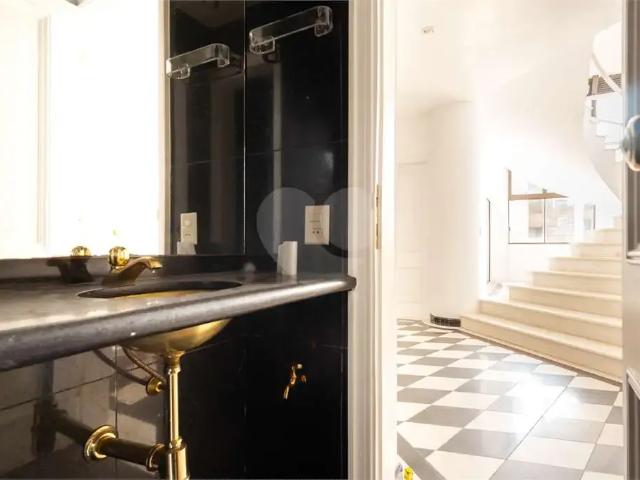 Apartamento para Venda em São Paulo/SP Alto de Pinheiros 6 Quartos