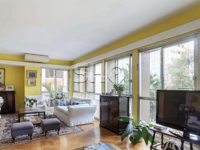 Apartamento para Venda em São Paulo/SP Cerqueira César 4 Quartos