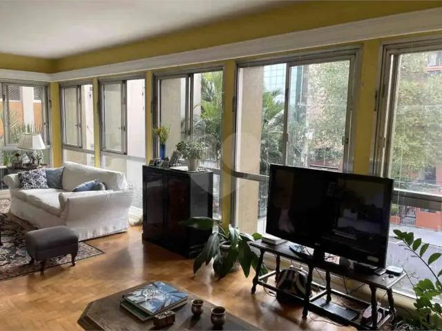Apartamento para Venda em São Paulo/SP Cerqueira César 4 Quartos