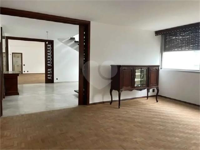 Apartamento para Venda em São Paulo/SP Higienópolis 5 Quartos