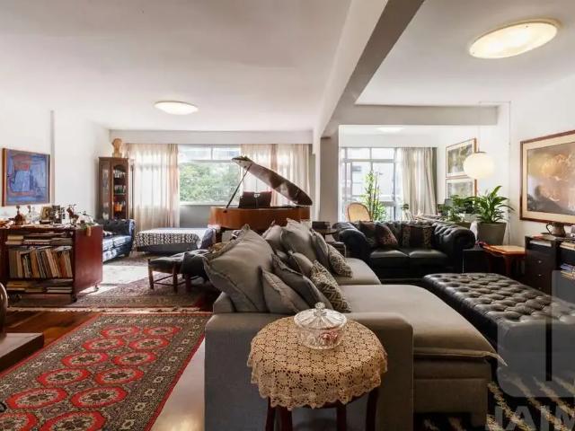 Apartamento para Venda em São Paulo/SP Higienópolis 2 Quartos