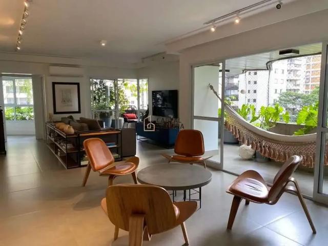 Apartamento para Venda em São Paulo/SP Moema 3 Quartos