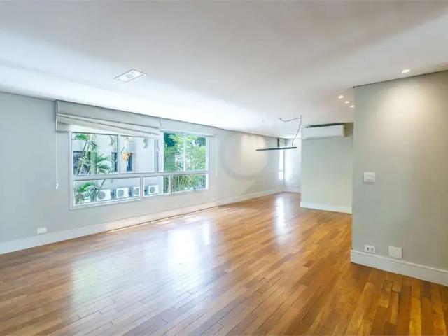 Apartamento para Venda em São Paulo/SP Jardim América 3 Quartos