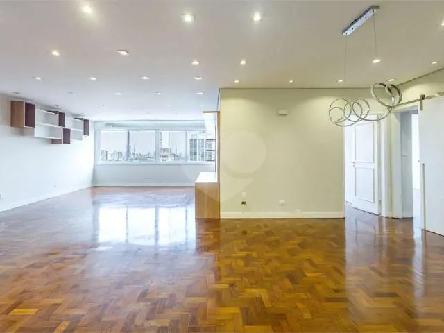 Apartamento para Venda em São Paulo/SP Jardim América 3 Quartos