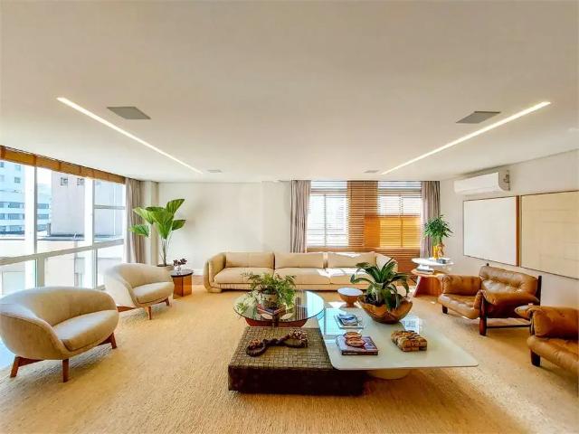 Apartamento para Venda em São Paulo/SP Jardim América 3 Quartos