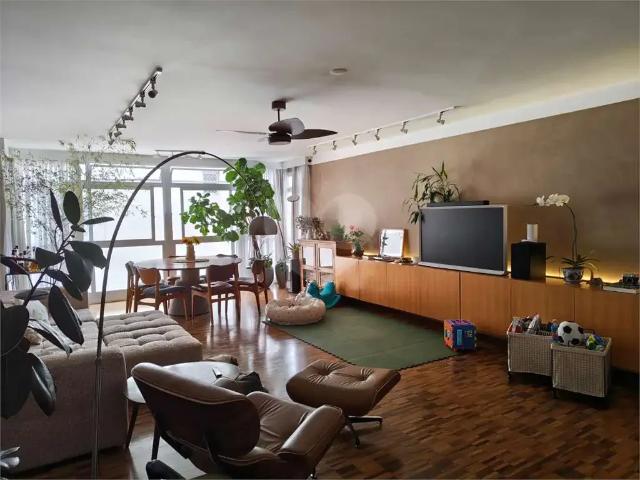 Apartamento para Venda em São Paulo/SP Jardim América 3 Quartos