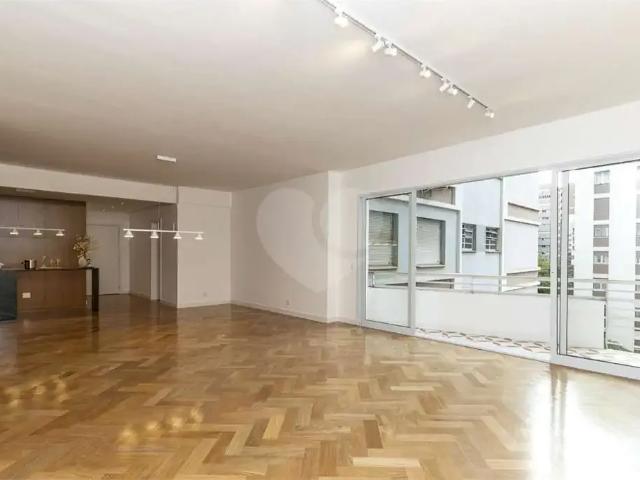 Apartamento para Venda em São Paulo/SP Jardim América 3 Quartos