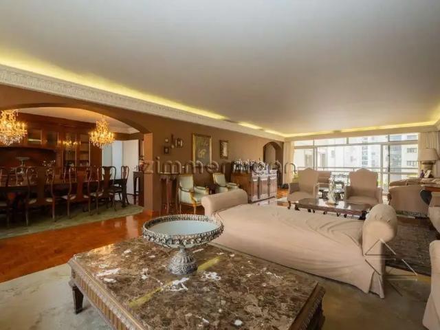 Apartamento para Venda em São Paulo/SP Jardim América 4 Quartos