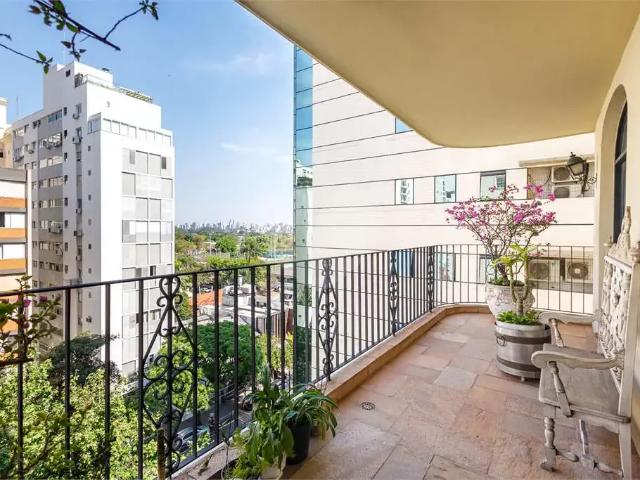 Apartamento para Venda em São Paulo/SP Jardim América 4 Quartos