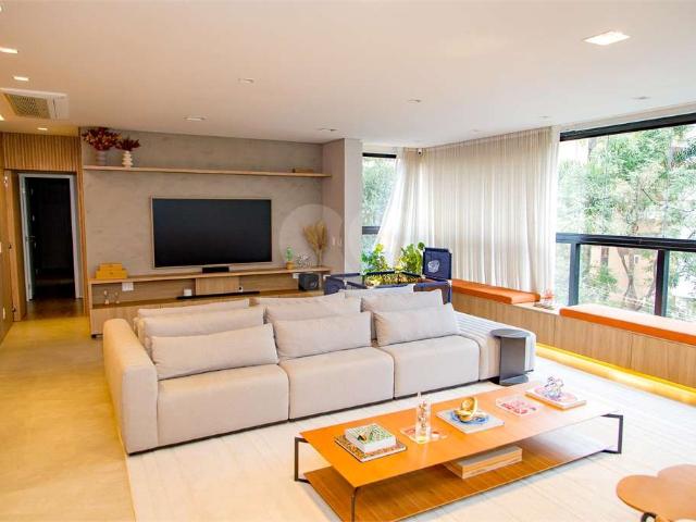 Apartamento para Venda em São Paulo/SP Jardim América 3 Quartos
