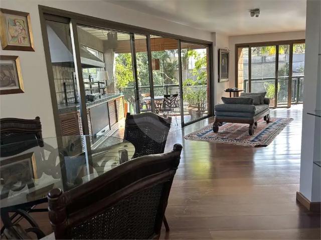 Apartamento para Venda em São Paulo/SP Real Parque 4 Quartos