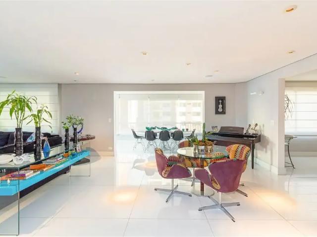 Apartamento para Venda em São Paulo/SP Tatuapé 4 Quartos