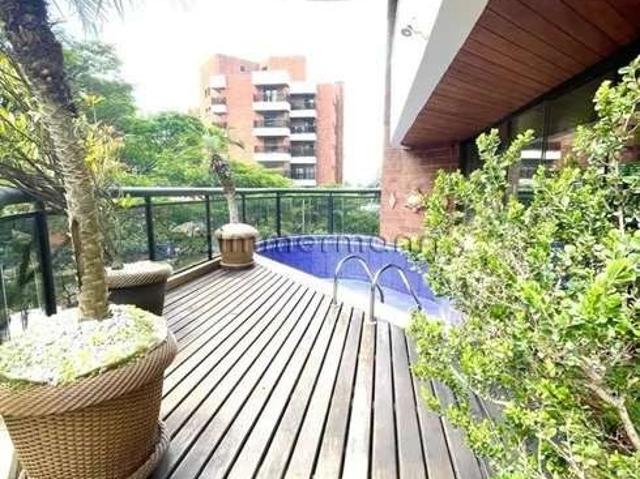 Apartamento para Venda em São Paulo/SP Vila Andrade 5 Quartos