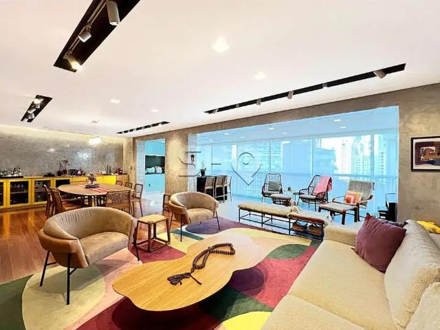 Apartamento para Venda em São Paulo/SP Vila Nova Conceição 4 Quartos