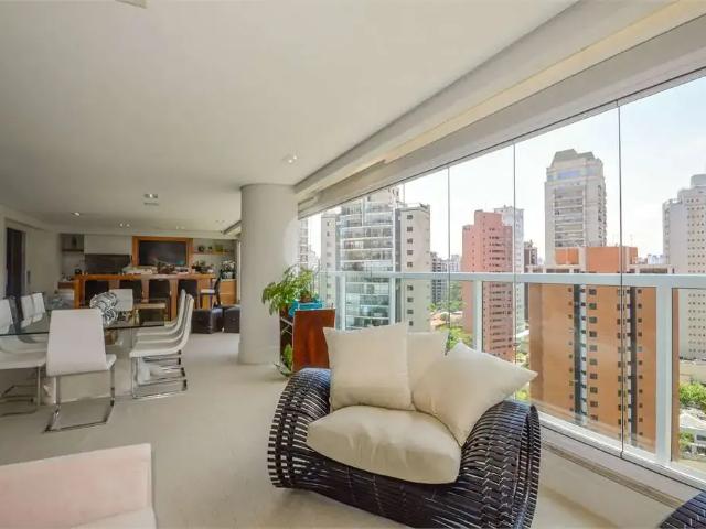 Apartamento para Venda em São Paulo/SP Moema