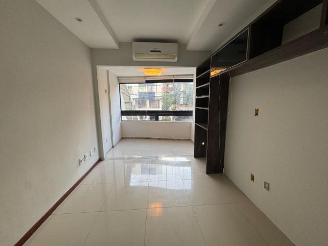 Apartamento para Venda em Salvador/BA Costa Azul 3 Quartos
