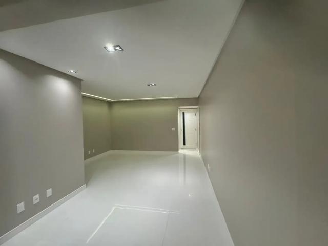 Apartamento para Venda em Salvador/BA Candeal 3 Quartos