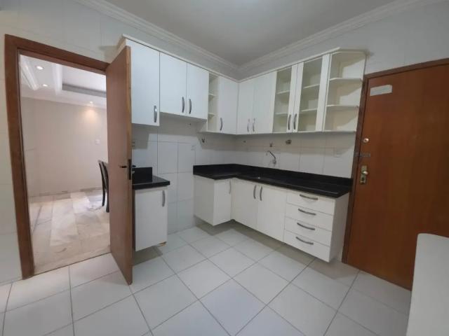 Apartamento para Venda em Salvador/BA Armação 4 Quartos