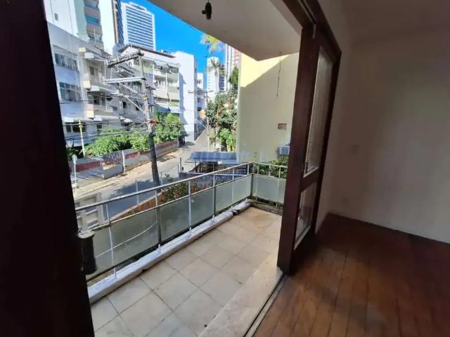 Apartamento para Venda em Salvador/BA Barra 3 Quartos