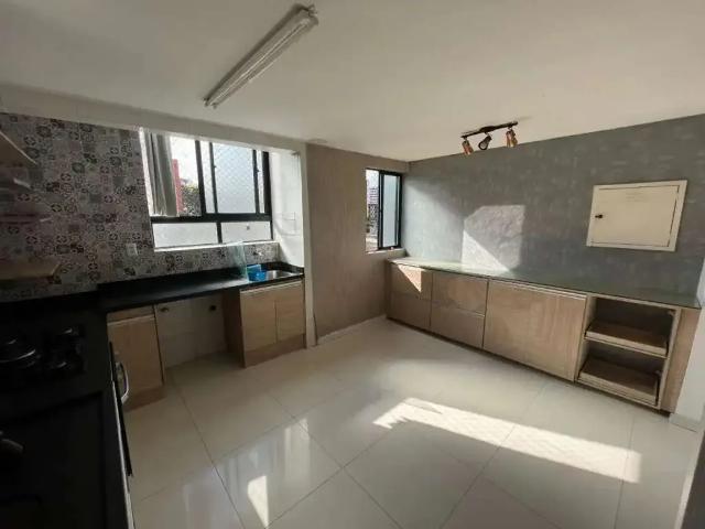 Apartamento para Venda em Salvador/BA Pituba 4 Quartos