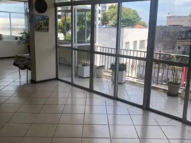 Apartamento para Venda em Salvador/BA Vitória 4 Quartos