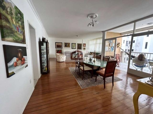 Apartamento para Venda em Salvador/BA Vitória 4 Quartos