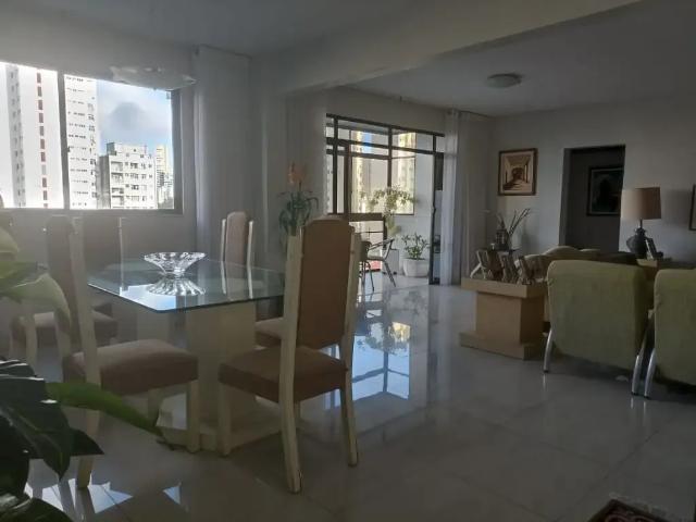 Apartamento para Venda em Salvador/BA Vitória 4 Quartos