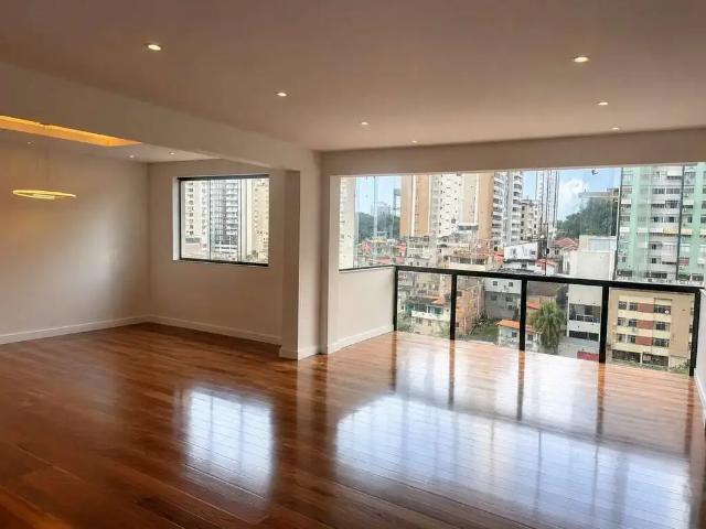 Apartamento para Venda em Salvador/BA Vitória 5 Quartos