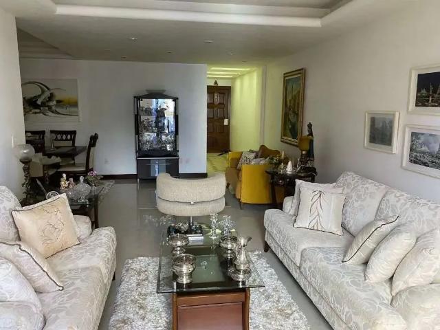 Apartamento para Venda em Salvador/BA Vitória 3 Quartos