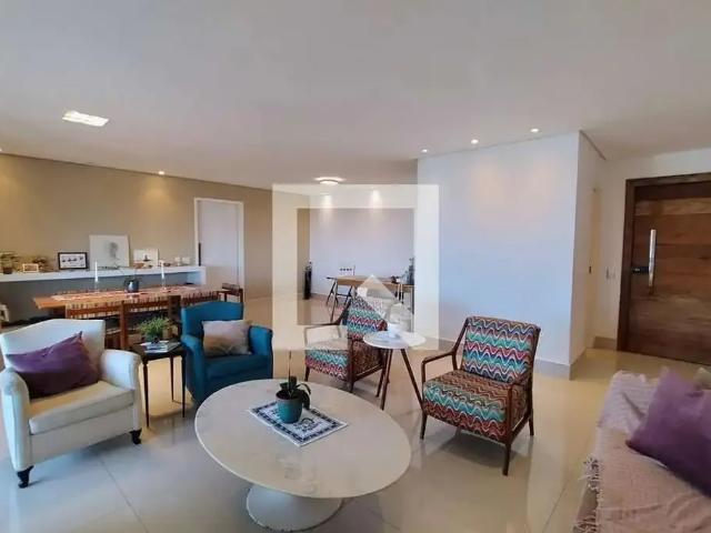 Apartamento para Venda em Santana de Parnaíba/SP Alphaville 4 Quartos
