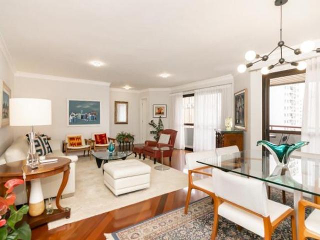 Apartamento para venda em Santo Amaro com 4 quartos, sendo 2 suítes, 159m²
