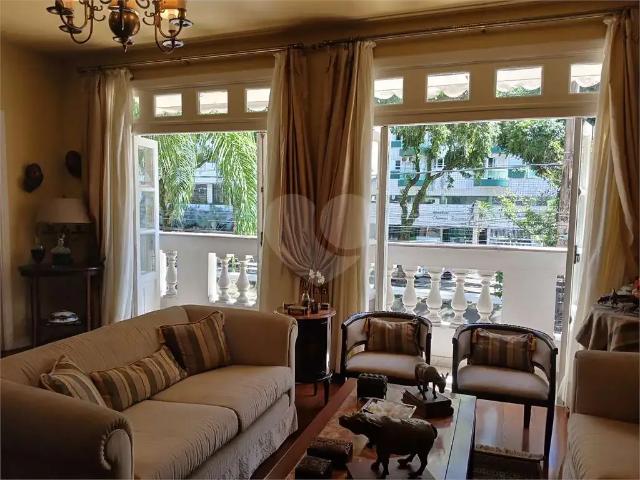Apartamento para Venda em Santos/SP Boqueirão 4 Quartos