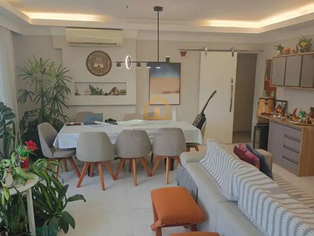 Apartamento para Venda em Santos/SP Embaré 4 Quartos