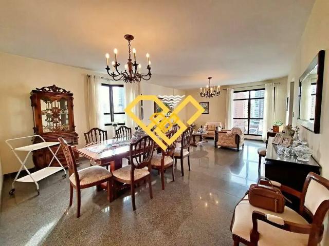 Apartamento para Venda em Santos/SP Embaré 4 Quartos