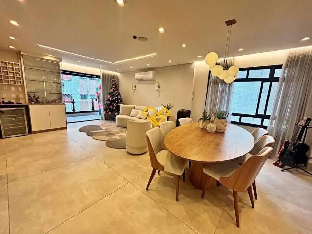 Apartamento para Venda em Santos/SP Embaré 4 Quartos