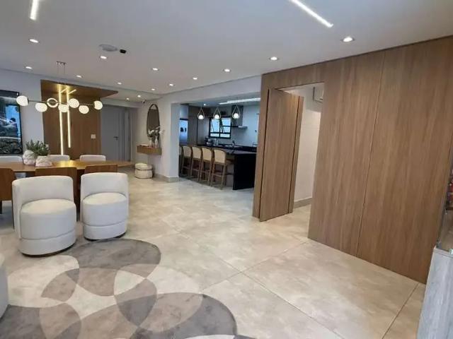 Apartamento para Venda em Santos/SP Embaré 4 Quartos