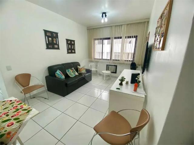 Apartamento para Venda em Santos/SP Embaré 2 Quartos