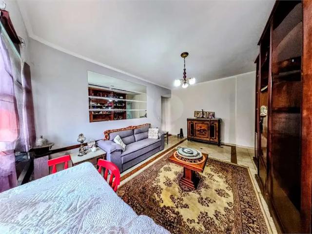 Apartamento para Venda em Santos/SP Embaré 2 Quartos