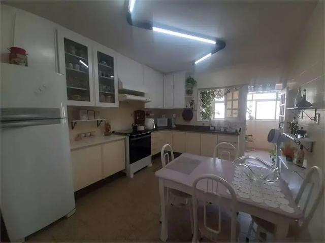 Apartamento para Venda em Santos/SP Embaré 2 Quartos