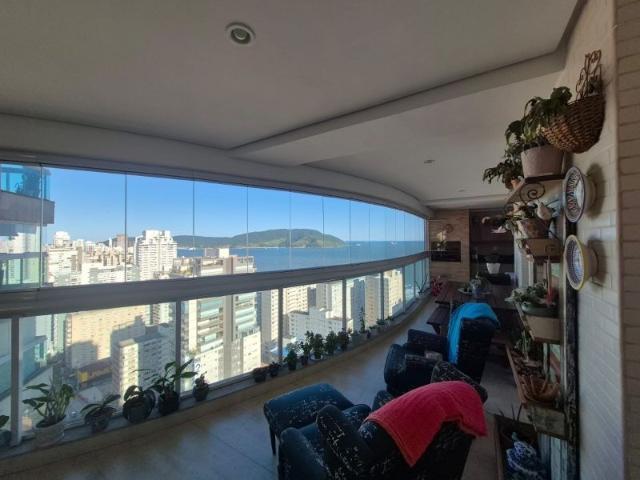 Apartamento para Venda em Santos/SP Embaré 2 Quartos