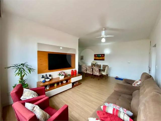 Apartamento para Venda em Santos/SP Embaré 3 Quartos