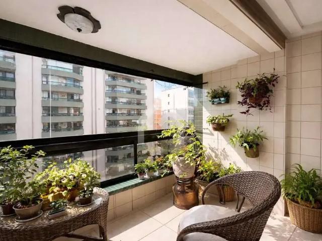 Apartamento para Venda em Santos/SP Embaré 3 Quartos
