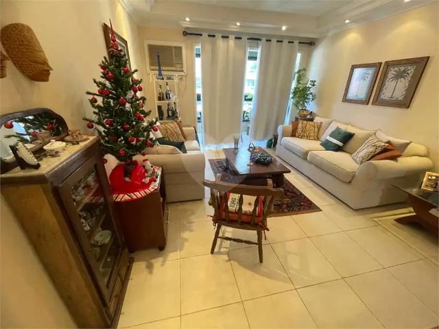 Apartamento para Venda em Santos/SP Embaré 3 Quartos