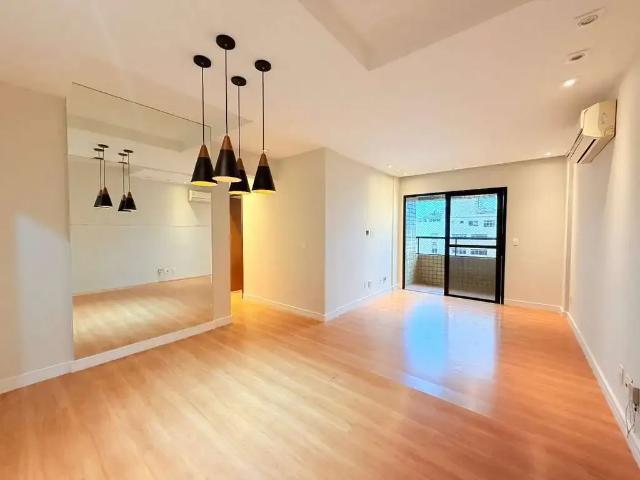 Apartamento para Venda em Santos/SP Embaré 3 Quartos