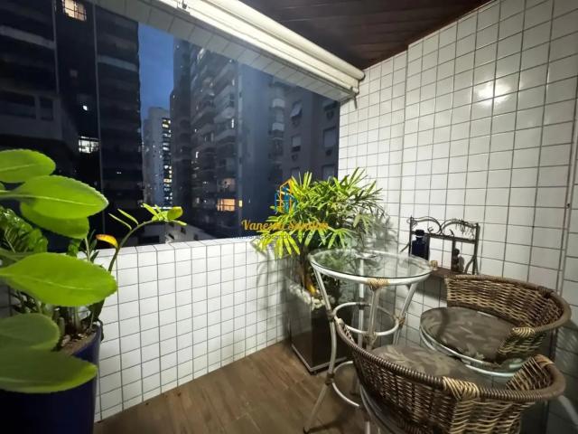 Apartamento para Venda em Santos/SP Embaré 3 Quartos