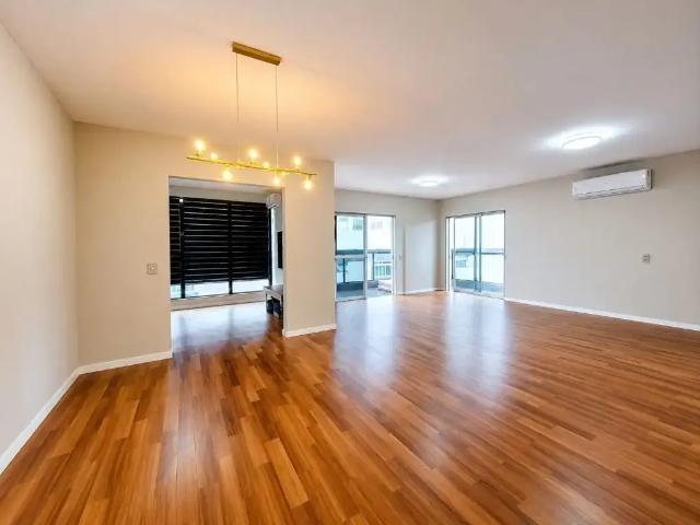 Apartamento para Venda em Santos/SP Embaré 3 Quartos